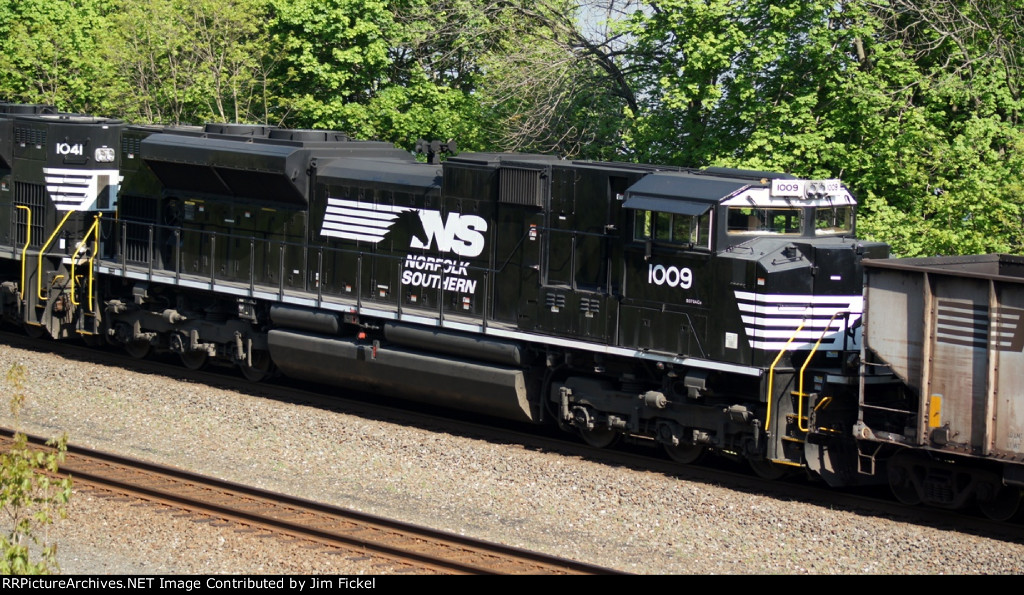 NS 1009 on WB NS 591 Empty Coal Train